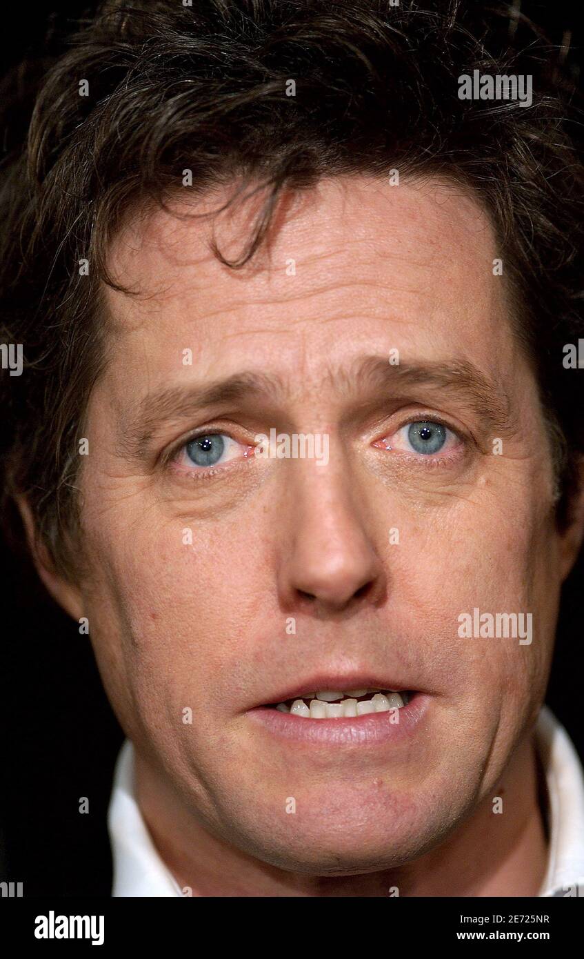 Hugh Grant attends the L.A. premiere of Warner Bros 'Music and Lyrics ...