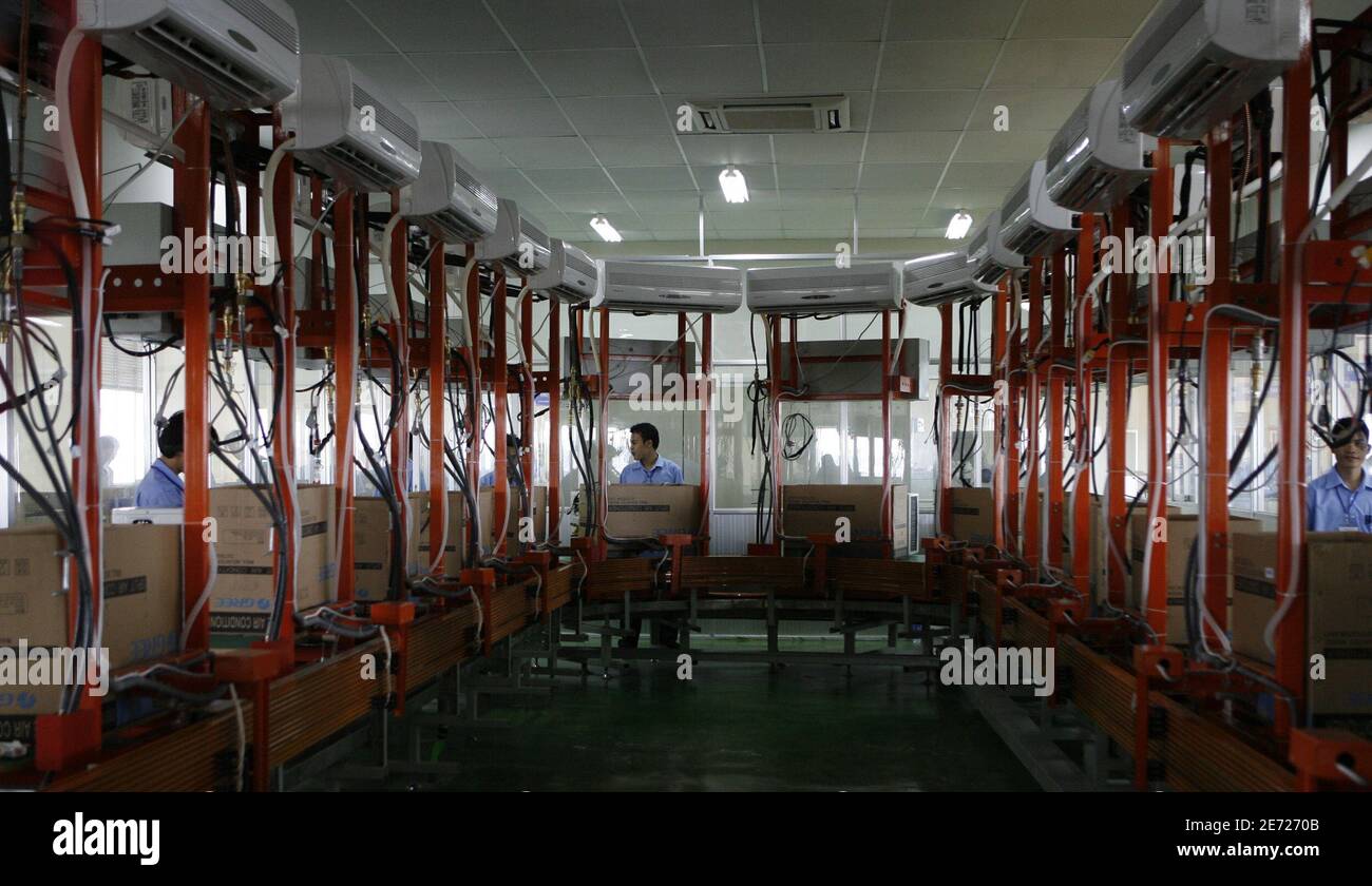 Vietnam air conditioner hi-res stock photography and images - Alamy