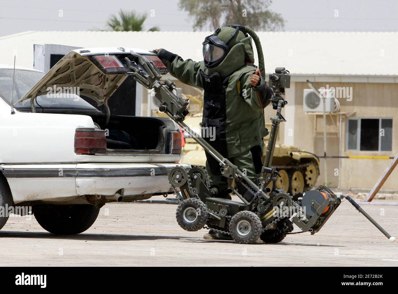 Robot armour hi-res stock photography and images - Alamy