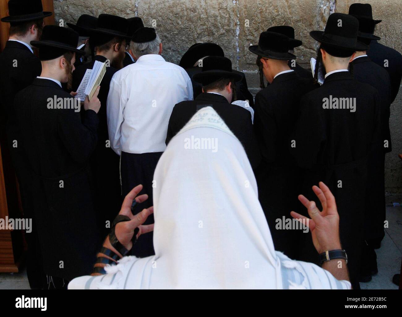 Moses in prayer hi-res stock photography and images - Alamy