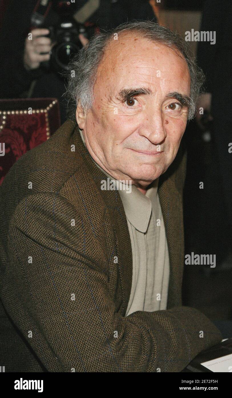 French actor Claude Brasseur poses during the 'Diner des nominations ...