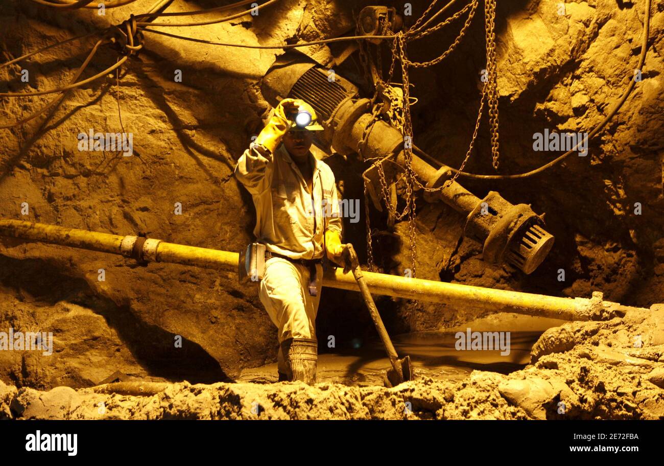 South deep gold mine south africa hi-res stock photography and images ...
