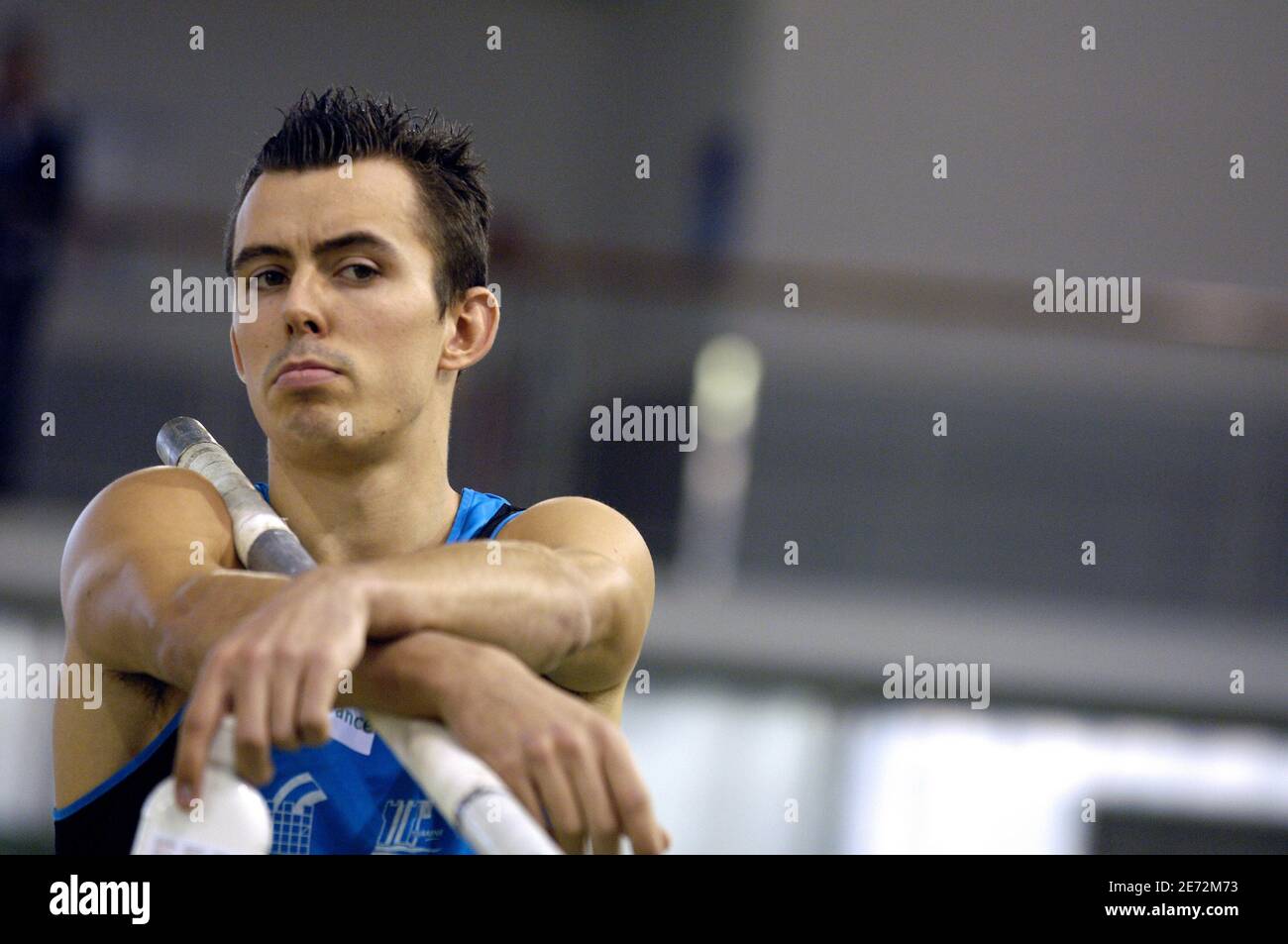 Men pole vault hi-res stock photography and images - Alamy
