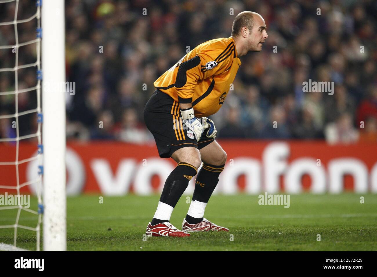 Pepe reina goalkeeper spain hi-res stock photography and images - Alamy