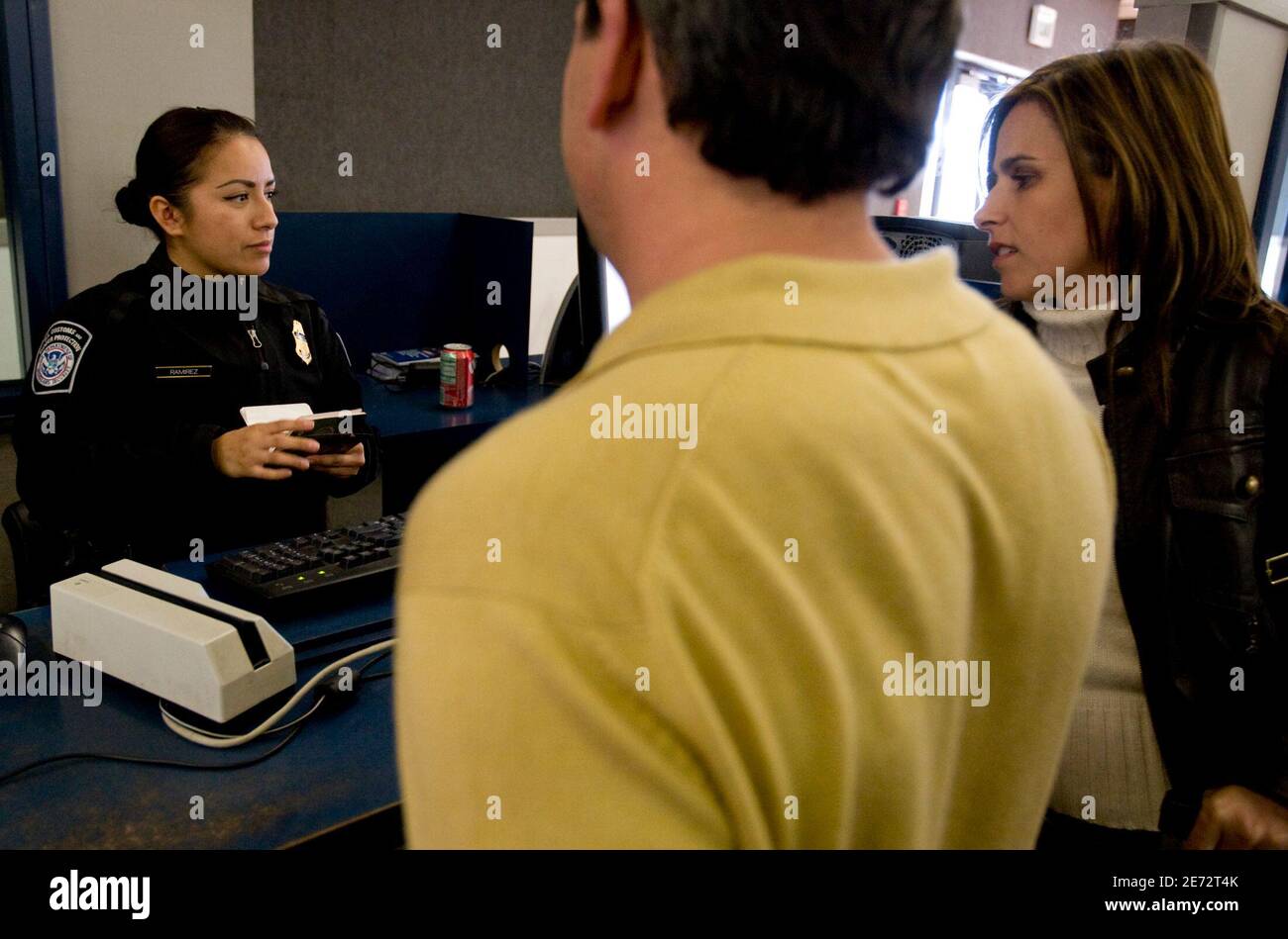 Customs officer canadian border hi-res stock photography and images - Alamy