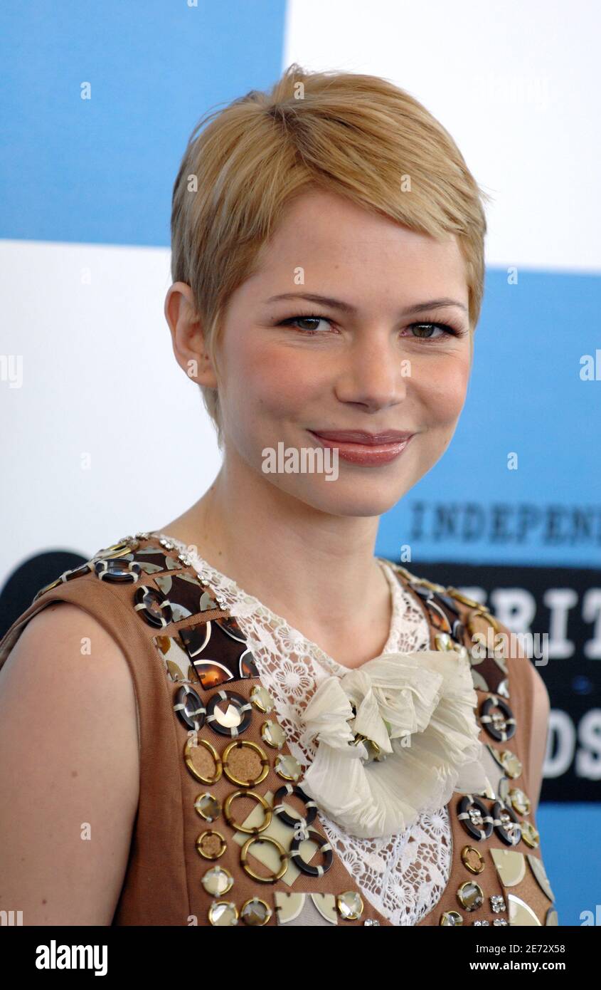 Michelle Williams attends the 2007 Film Independent's Spirit Awards in ...
