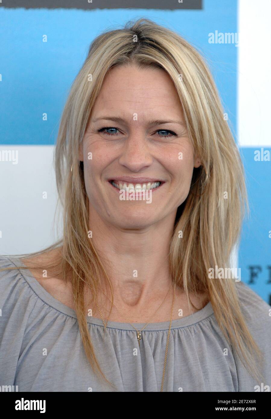 Robin Wright Penn attends the 2007 Film Independent's Spirit Awards in ...