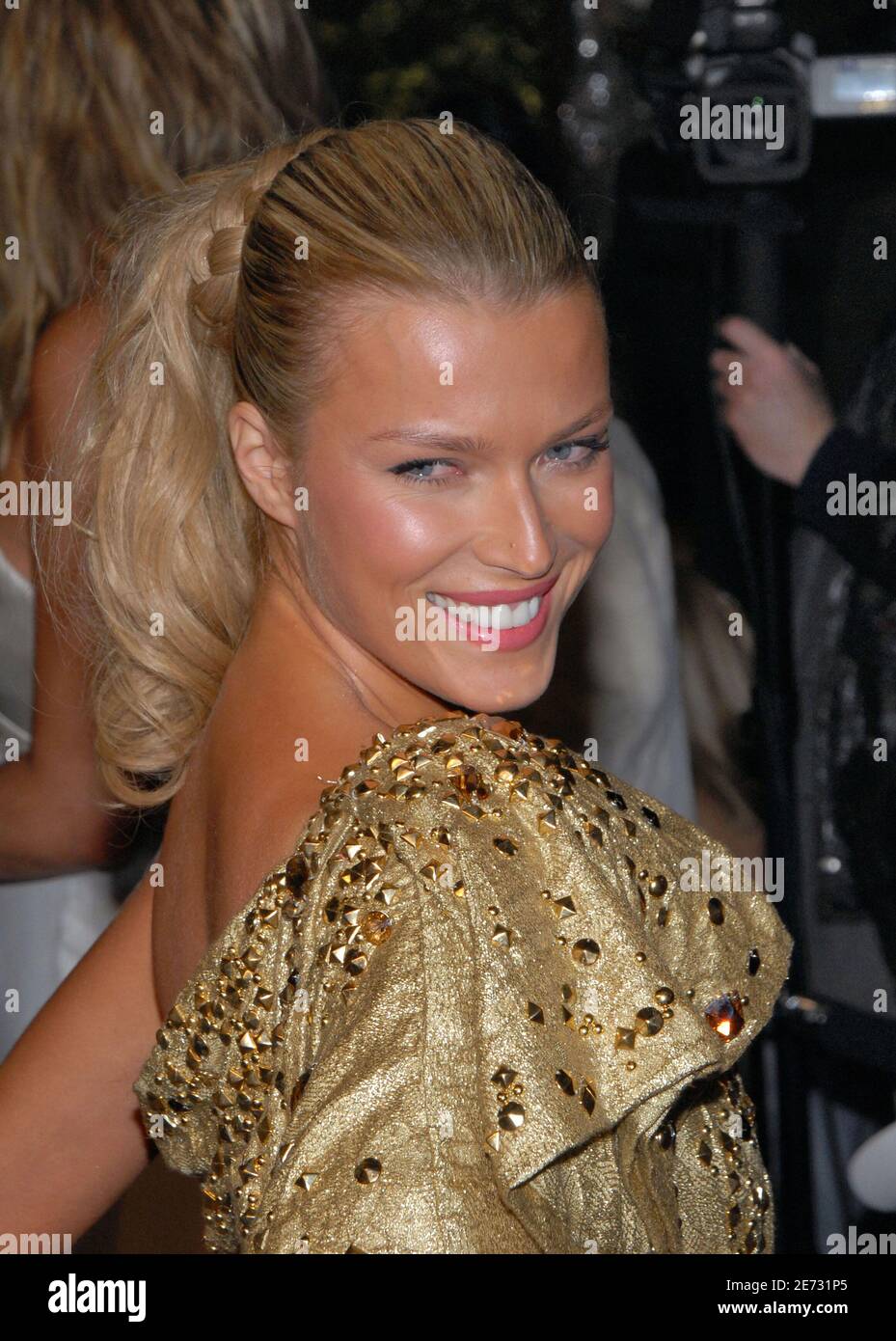 Veronica Varekova Attends The 2007 Vanity Fair Oscar Party Hosted By