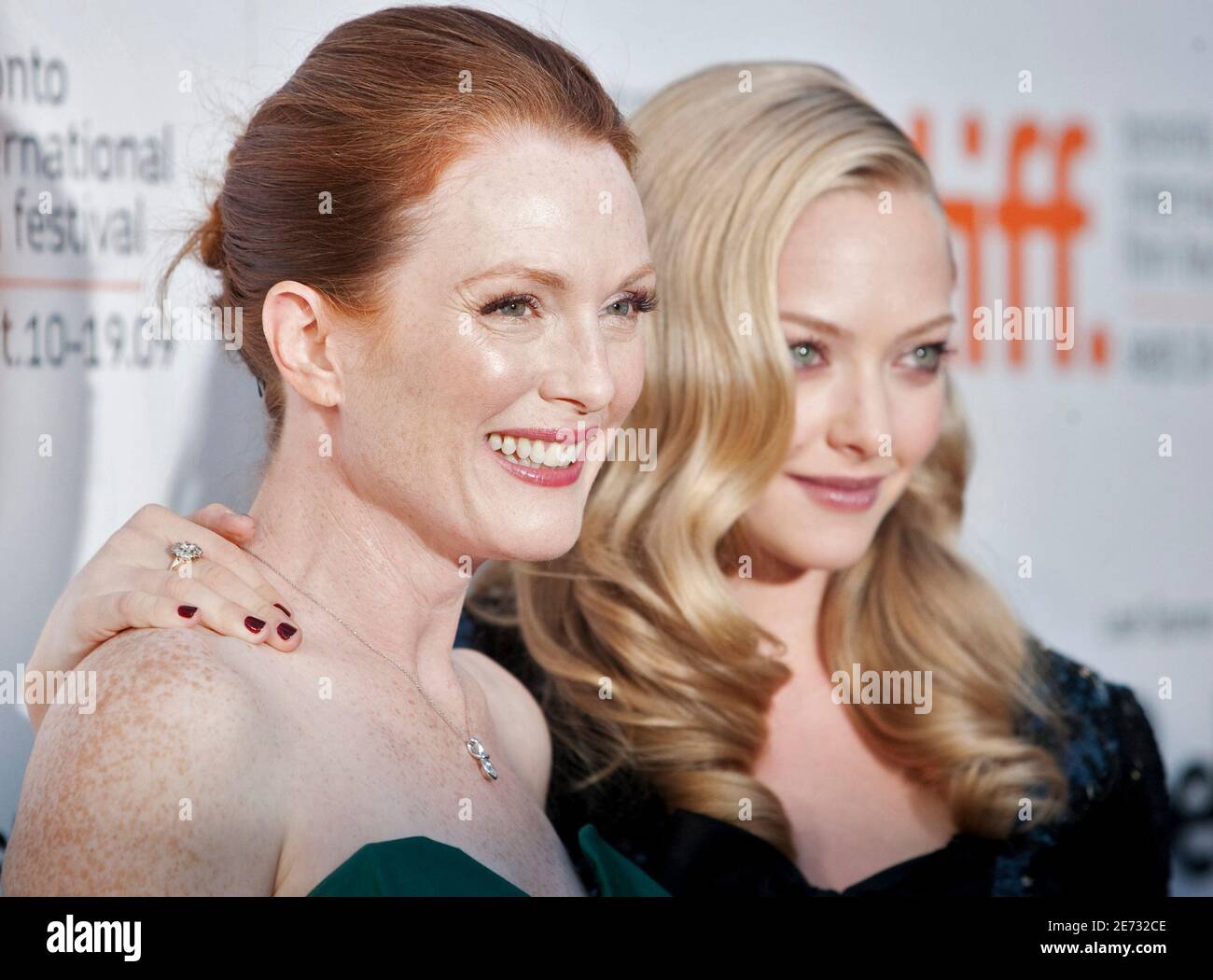 Seyfried julianne moore chloe 2009 hi-res stock photography and images - Alamy