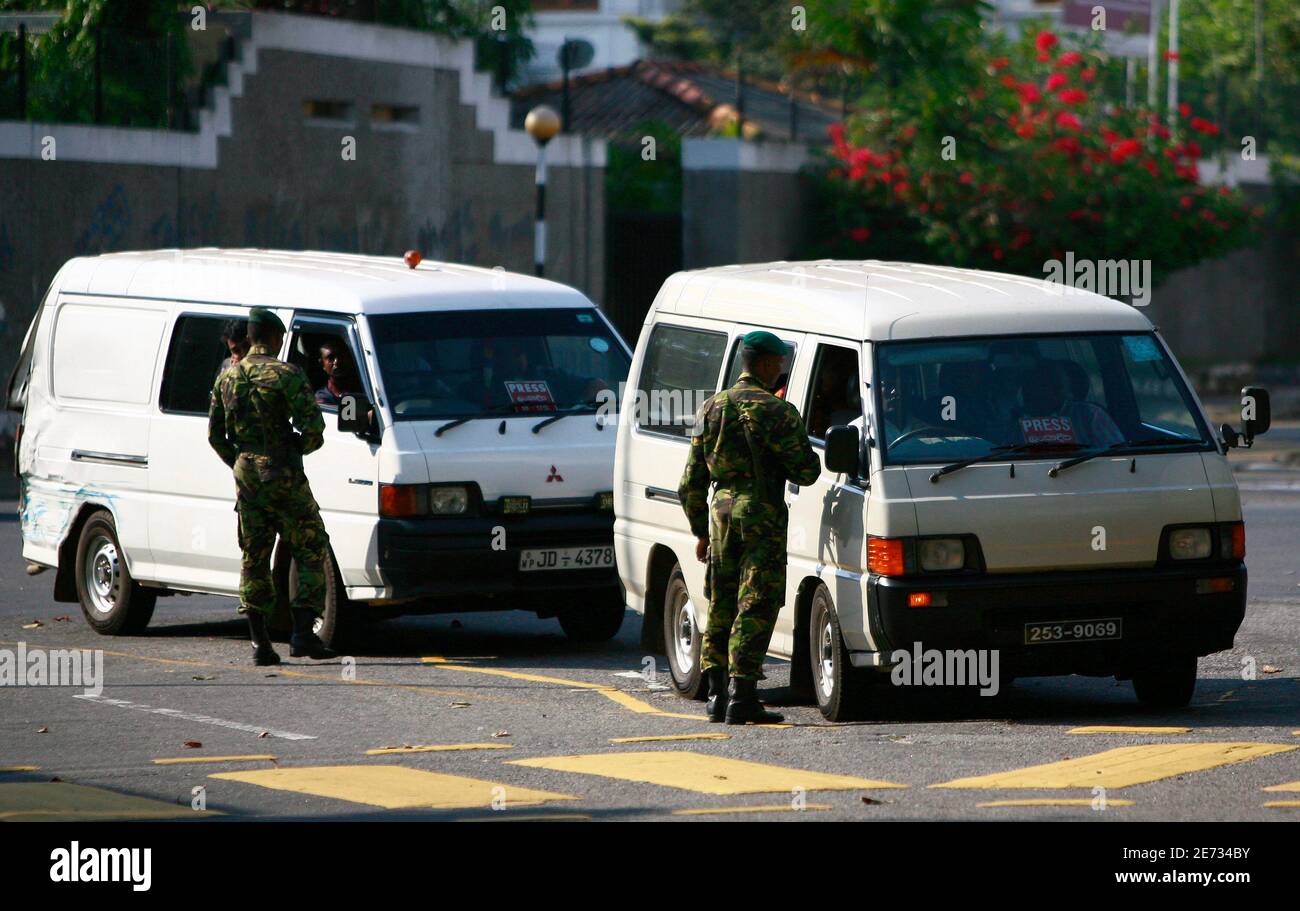 Sri lankan special special task force hi-res stock photography and ...