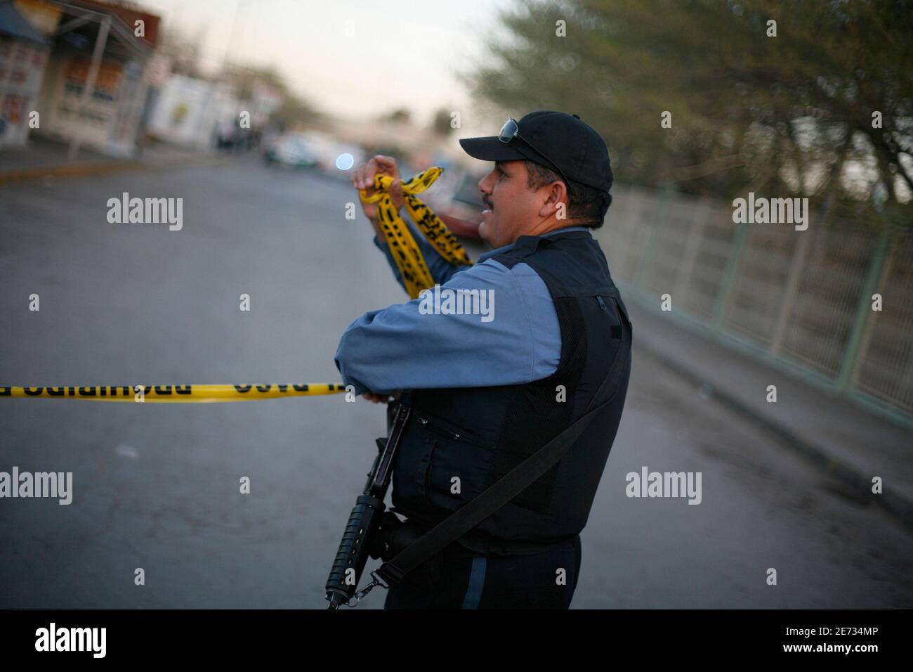 America police tape crime scene hi-res stock photography and images - Alamy