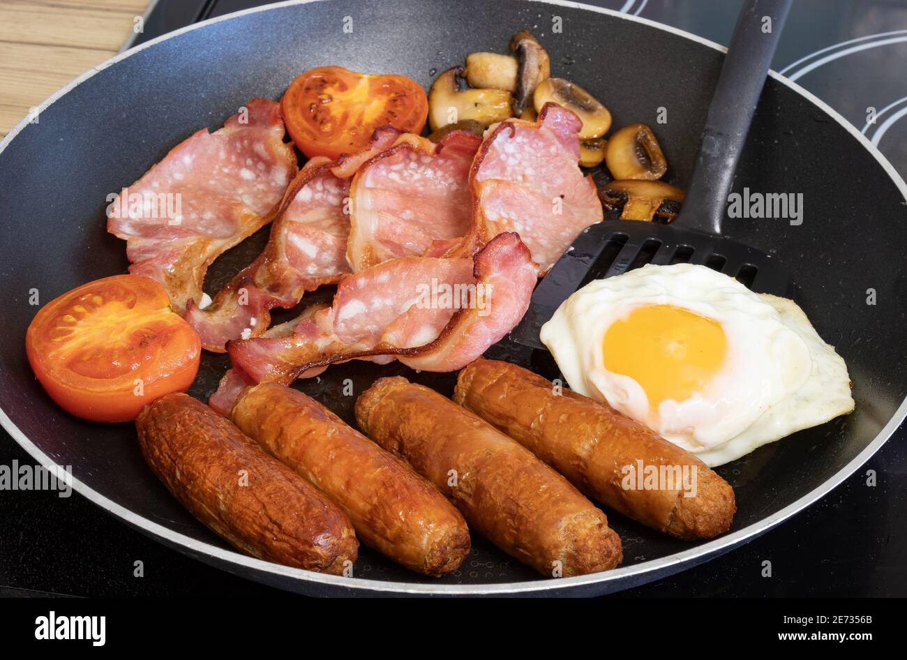 English fried breakfast hi-res stock photography and images - Alamy