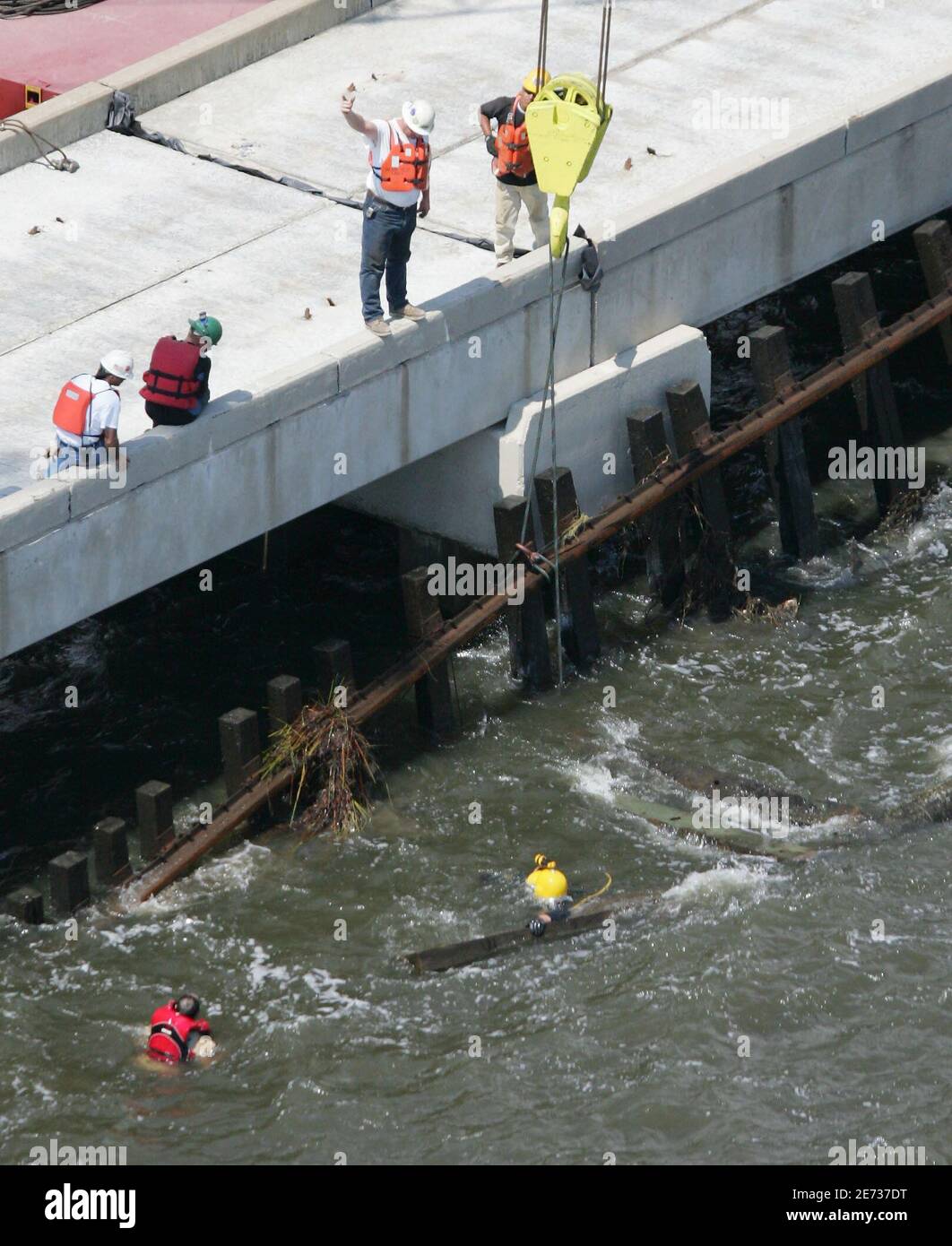 Pontchartrain bridge hi-res stock photography and images - Alamy