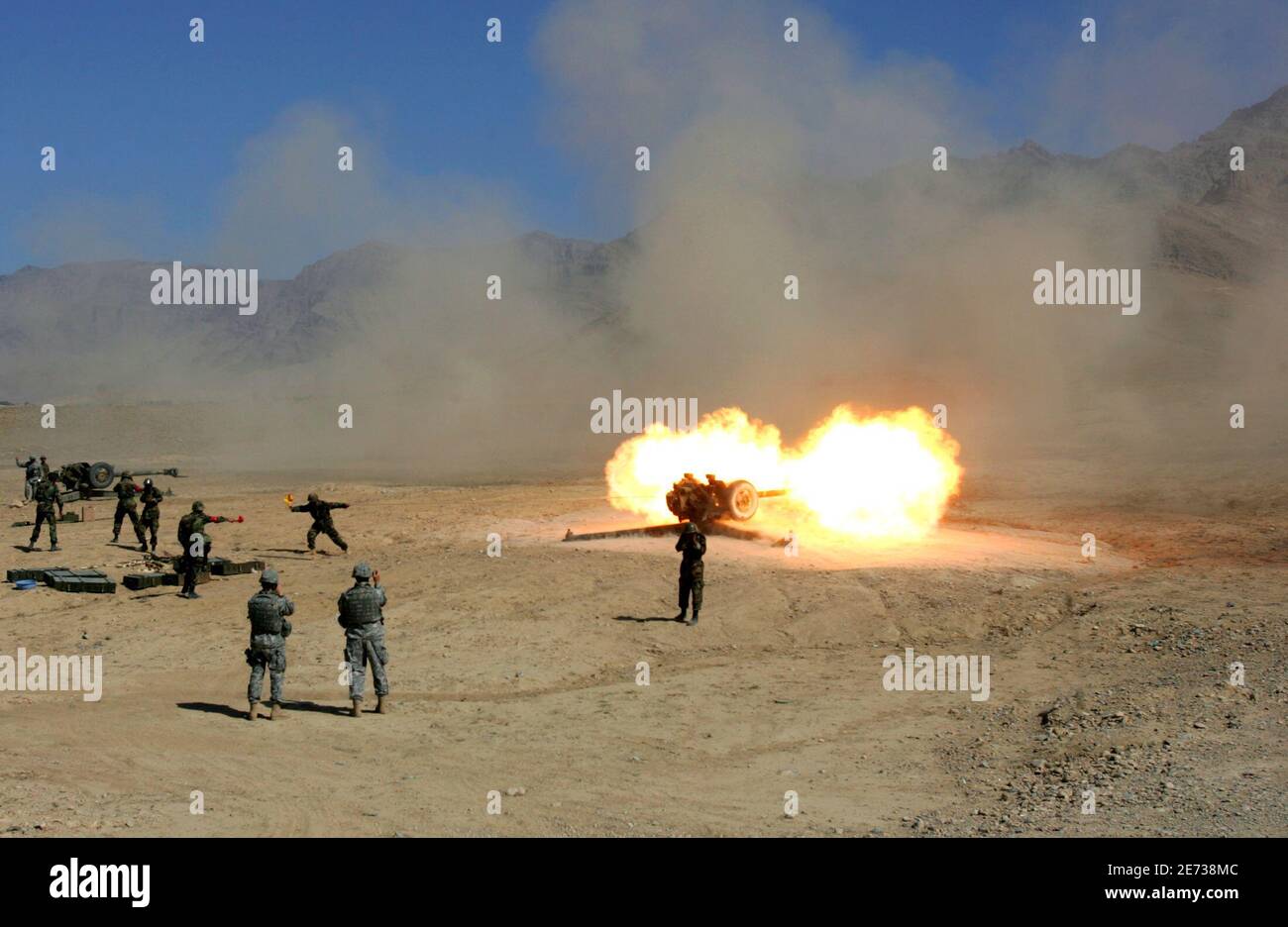122mm howitzers hi-res stock photography and images - Alamy