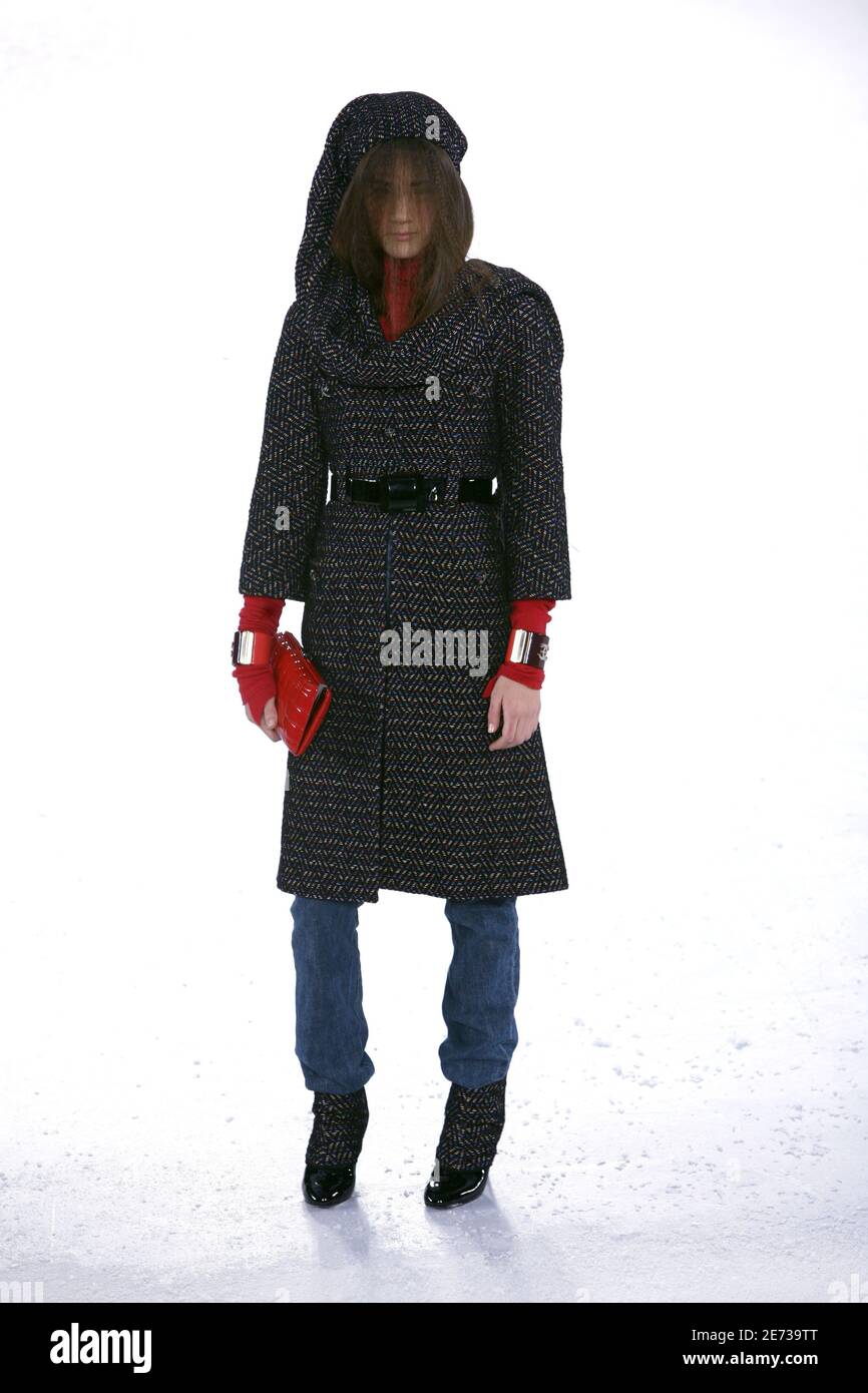 Chanel Fall-Winter 2007-2008 Ready-To-Wear Runway - Paris Stock Photo ...