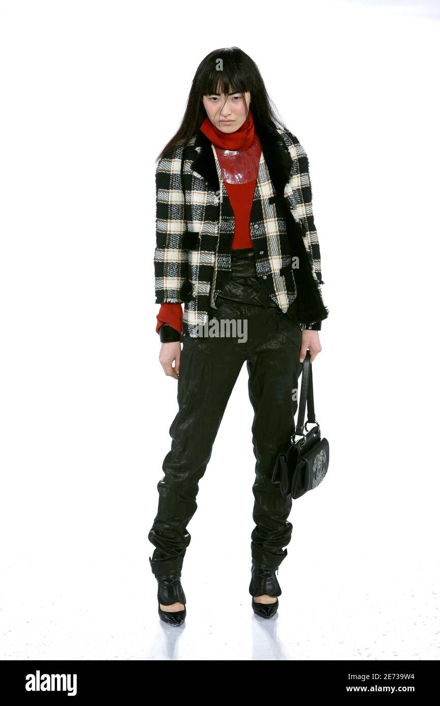 Chanel ready to wear 2007 hi-res stock photography and images - Alamy
