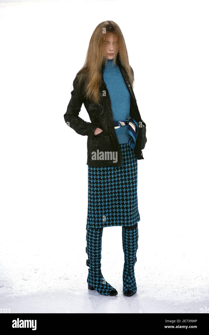 Chanel ready to wear 2007 hi-res stock photography and images - Alamy