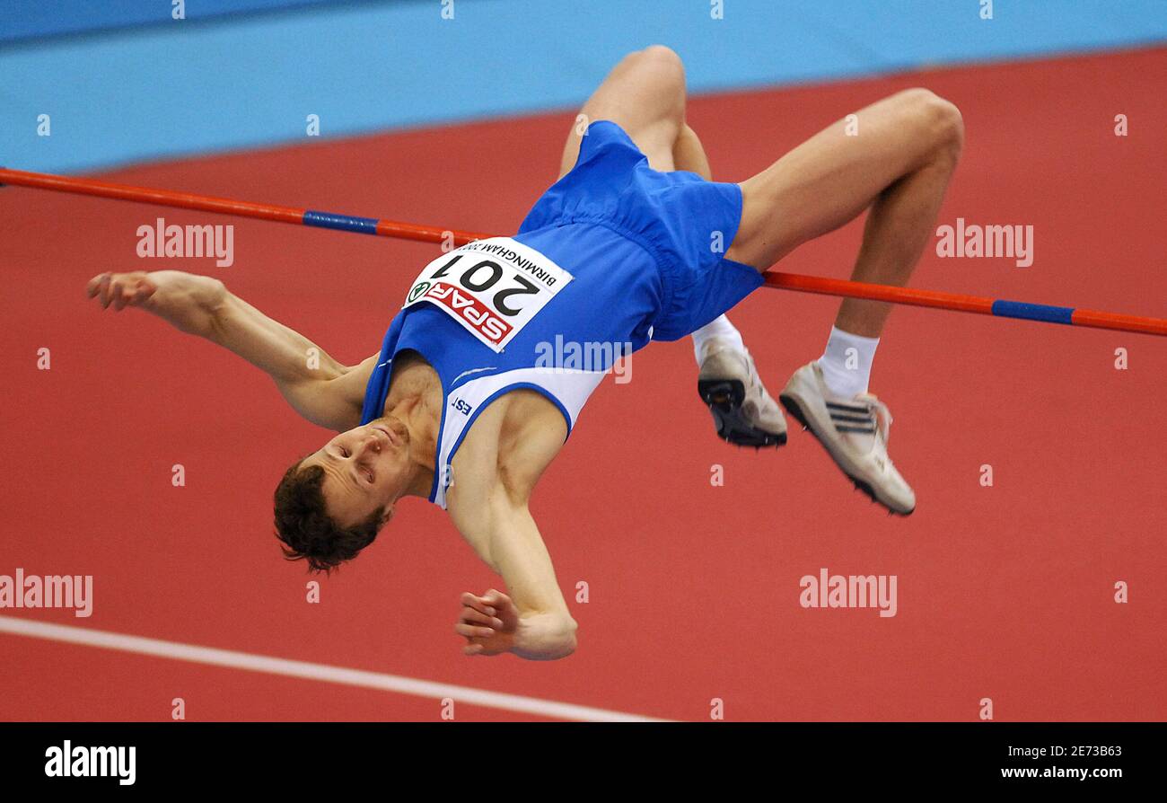 Mens high jump qualification hi-res stock photography and images - Alamy