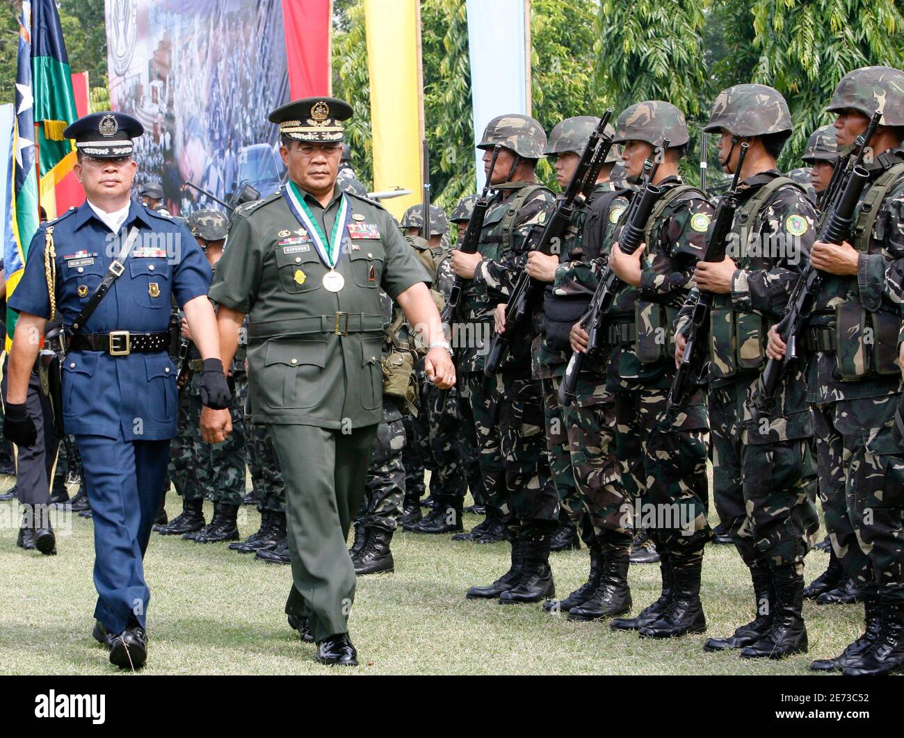 Roman family group hi-res stock photography and images - Alamy