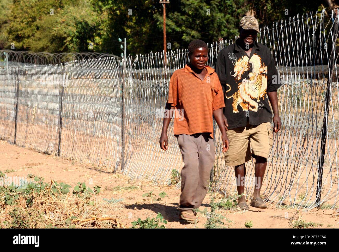 Jumping border fence hi-res stock photography and images - Alamy