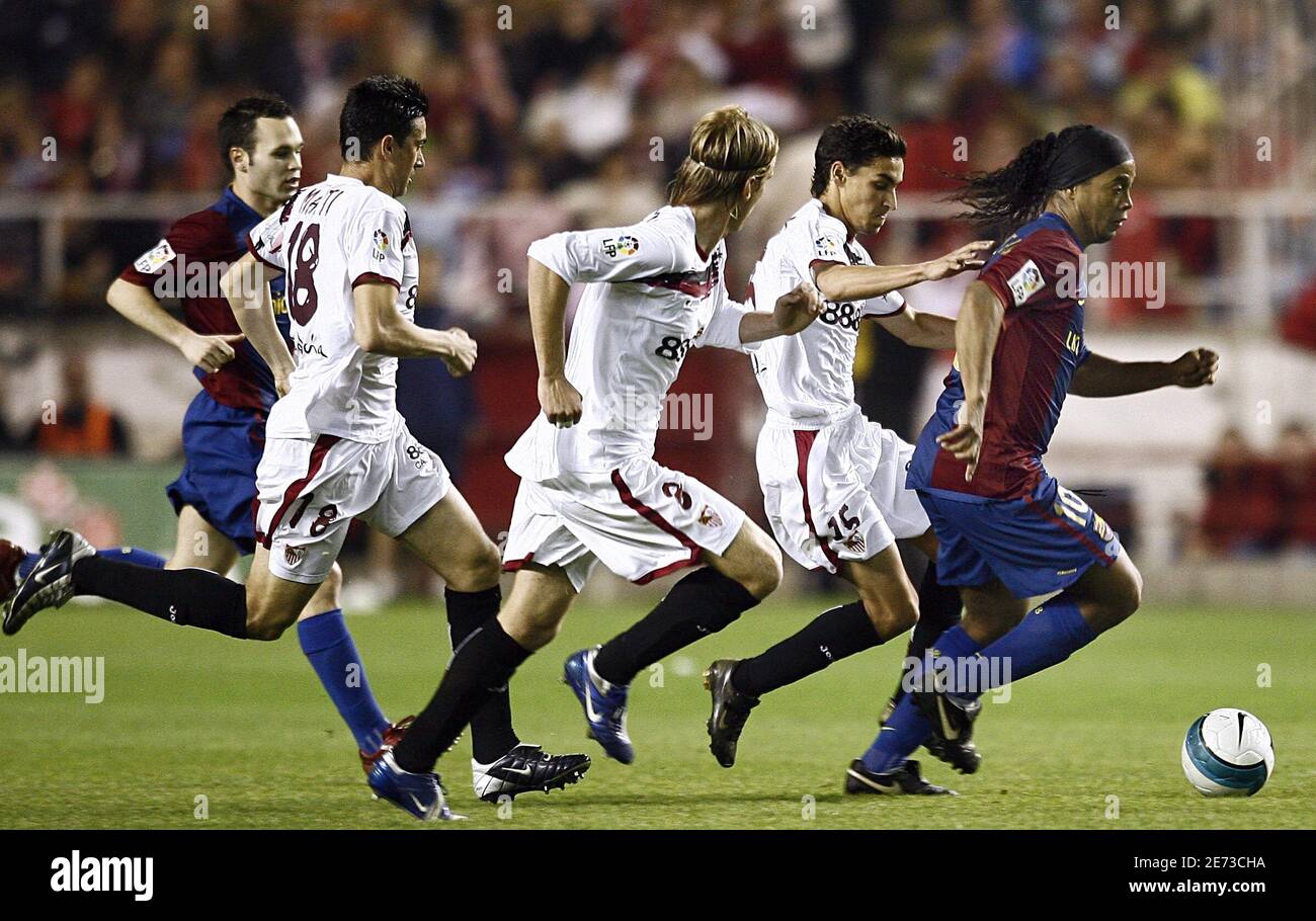 Ronaldinho barcelona 2007 hi-res stock photography and images - Alamy