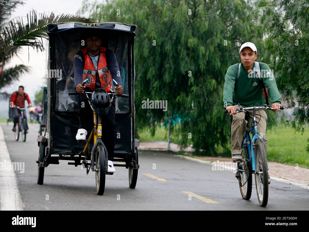 Cycling alternative means of transport hi-res stock photography and ...
