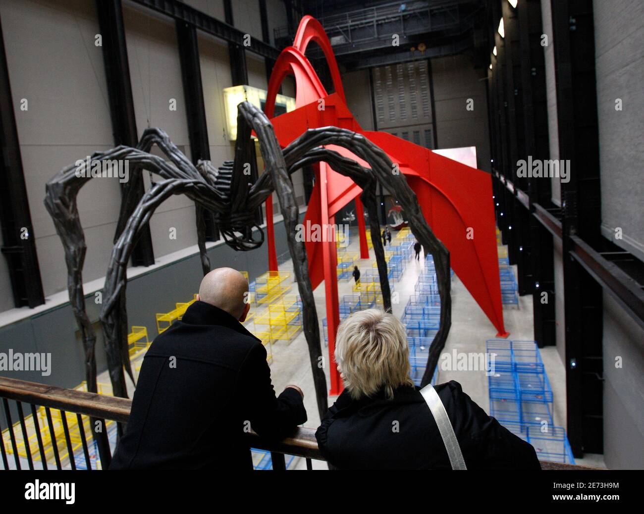 Louise bourgeois spider tate modern hi-res stock photography and images ...