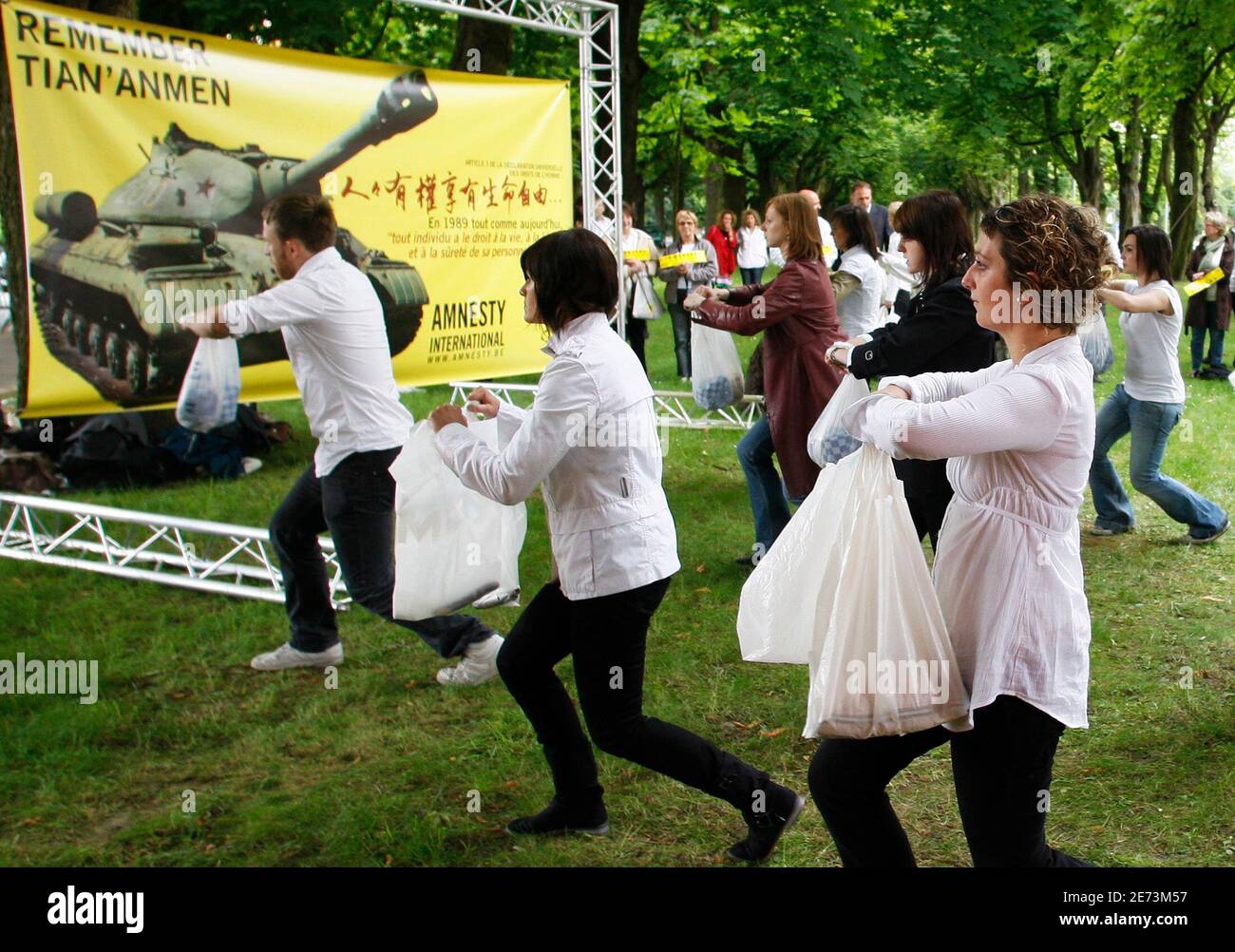 Tiananmen square tank man hi-res stock photography and images - Alamy