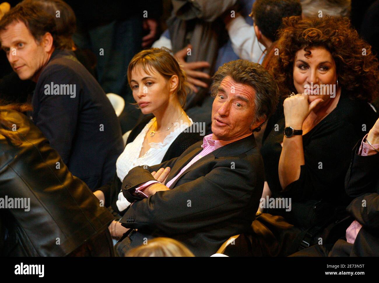 Emmanuelle beart charles berling hi-res stock photography and images ...
