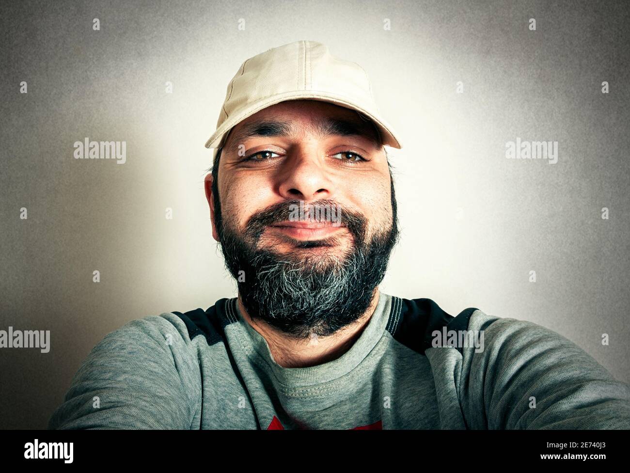 Funny man with the beard making expressions Stock Photo - Alamy