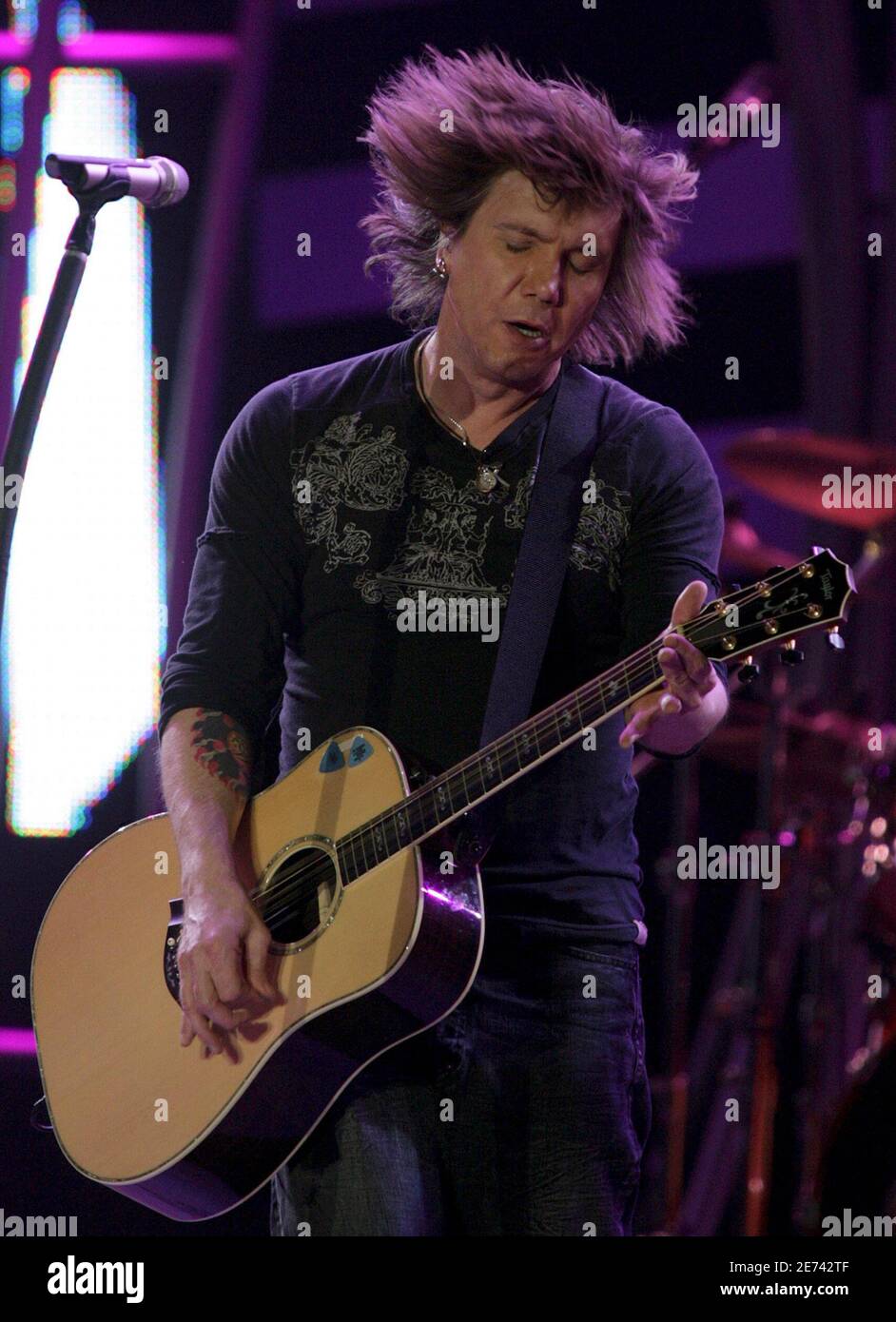 John rzeznik of the goo goo dolls hi-res stock photography and images ...