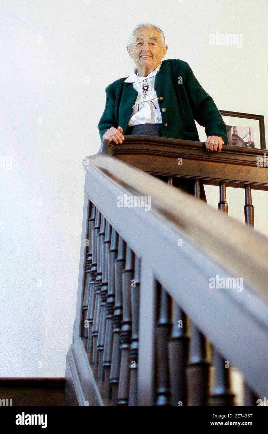 The von trapp family the sound of music hi-res stock photography and ...
