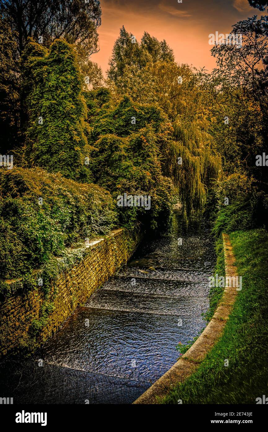 Overflow lake hi-res stock photography and images - Alamy