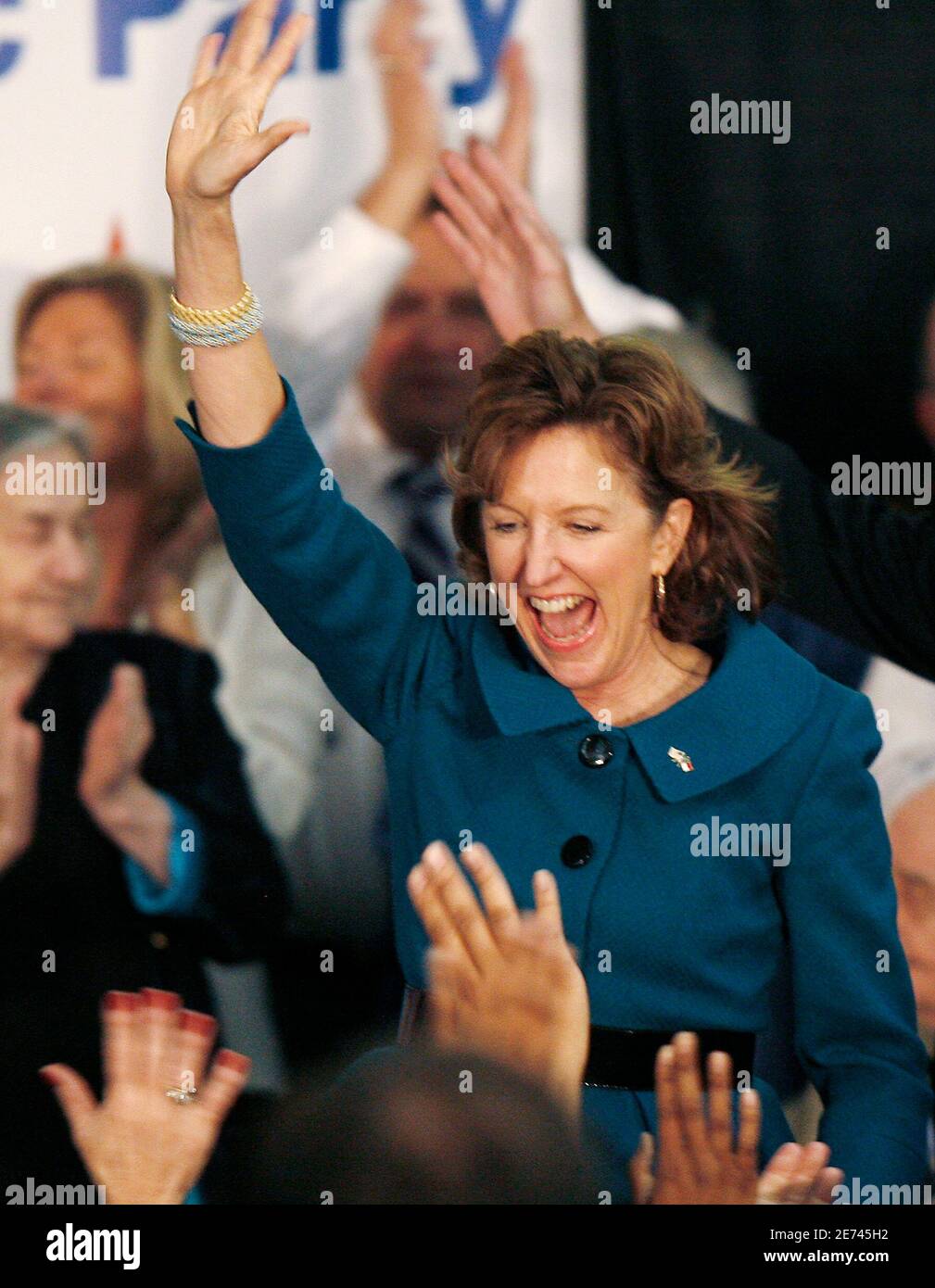 Sen elizabeth dole hi-res stock photography and images - Alamy