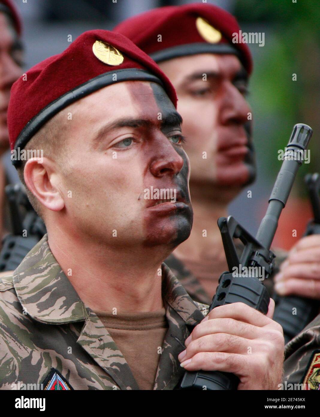 Lebanese army parade hi-res stock photography and images - Alamy