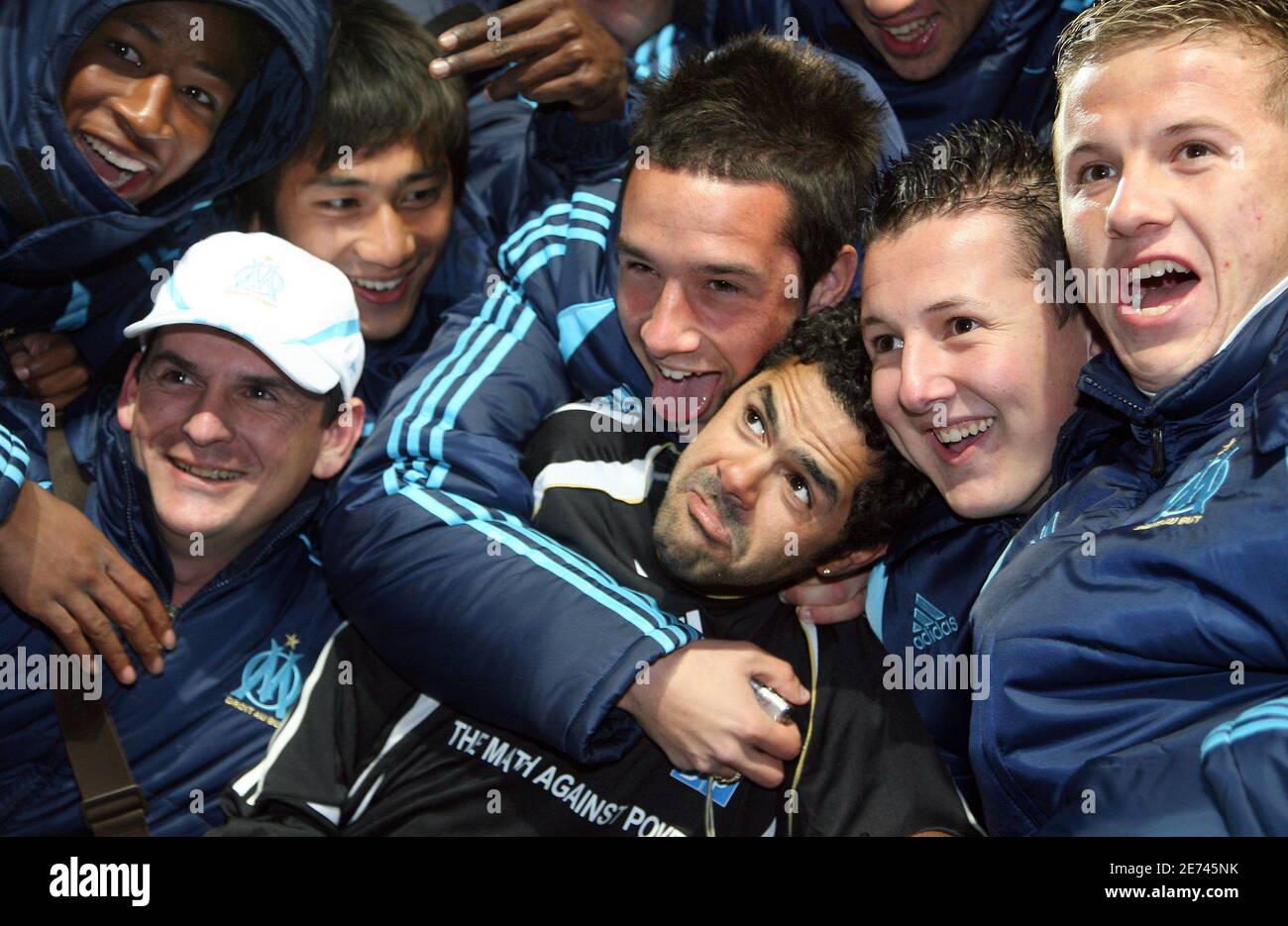 Football fans fight marseille hi-res stock photography and images - Alamy