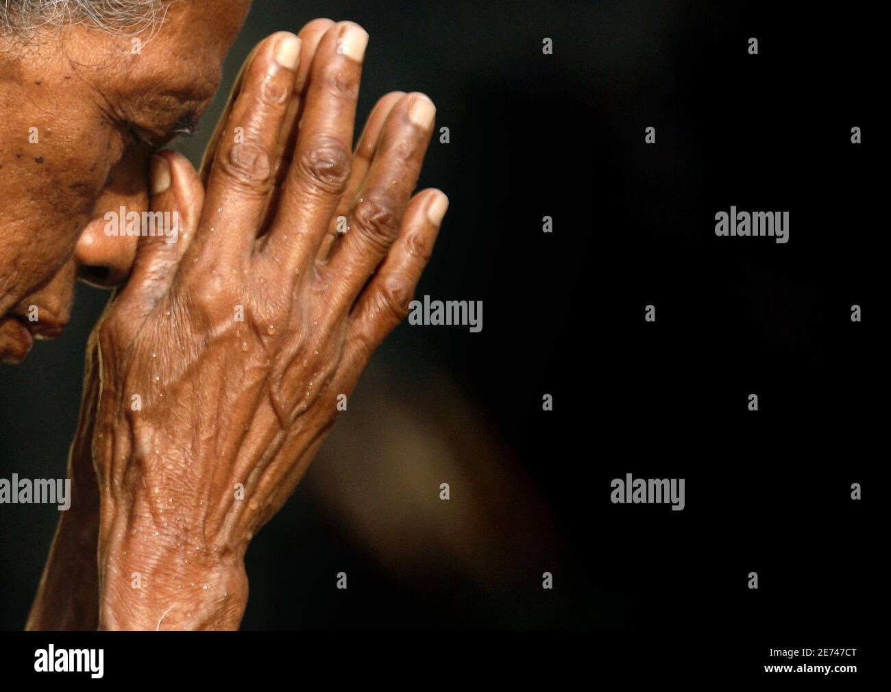 Sinhalese religion hi-res stock photography and images - Alamy