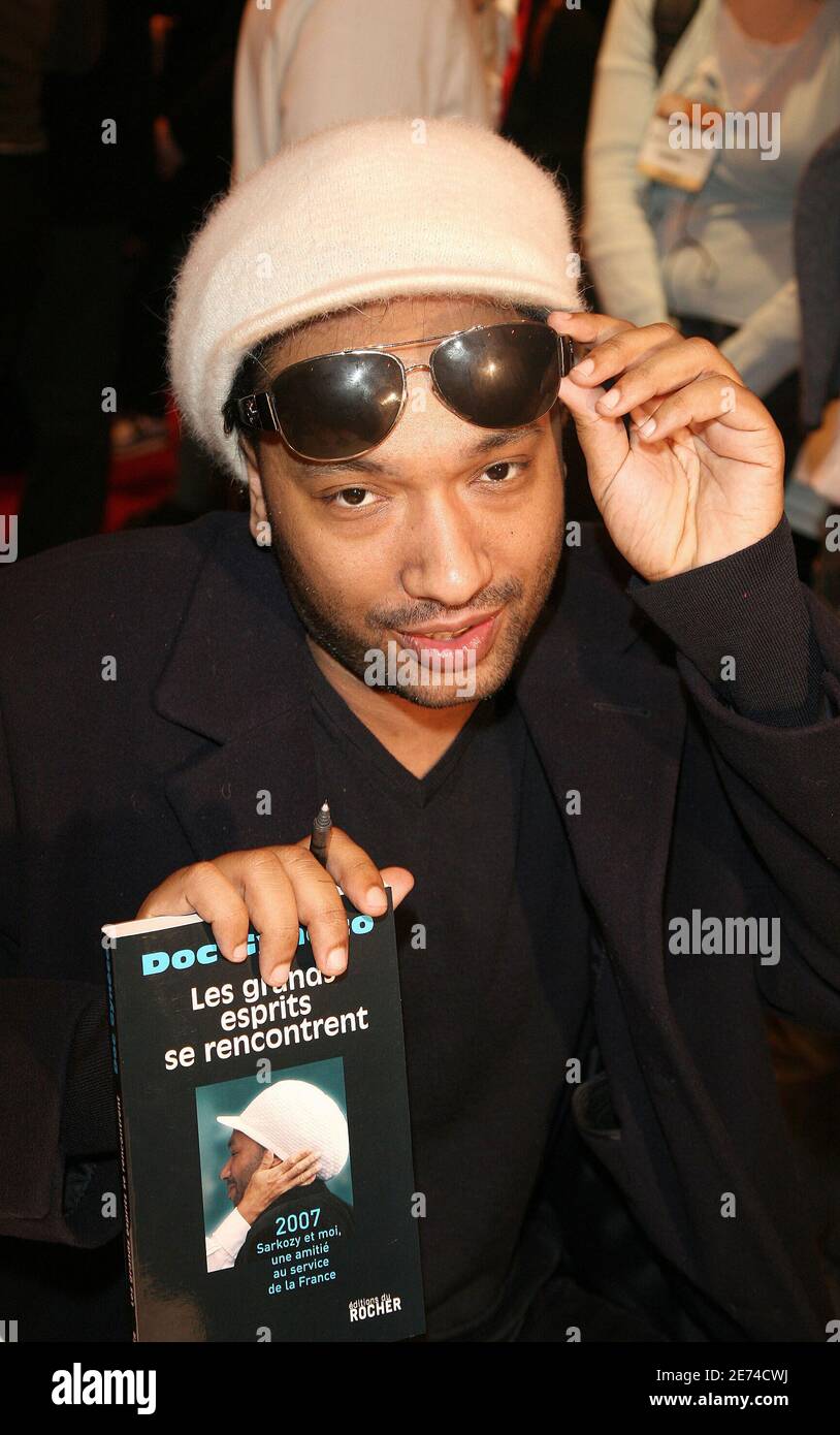 Porte chapeaux hi-res stock photography and images - Alamy