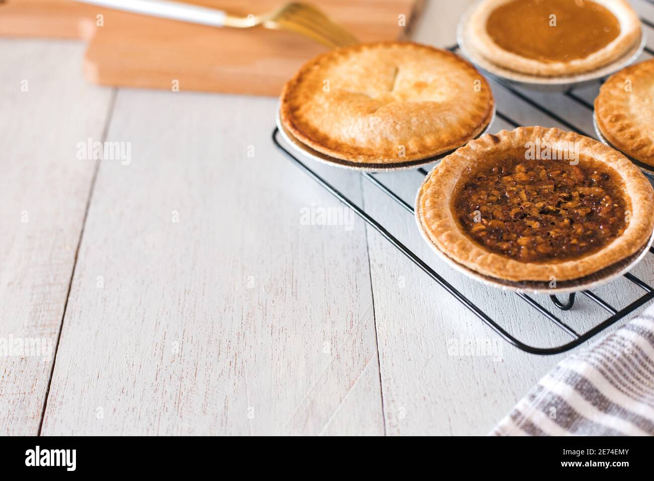 Mini pies hi-res stock photography and images - Alamy