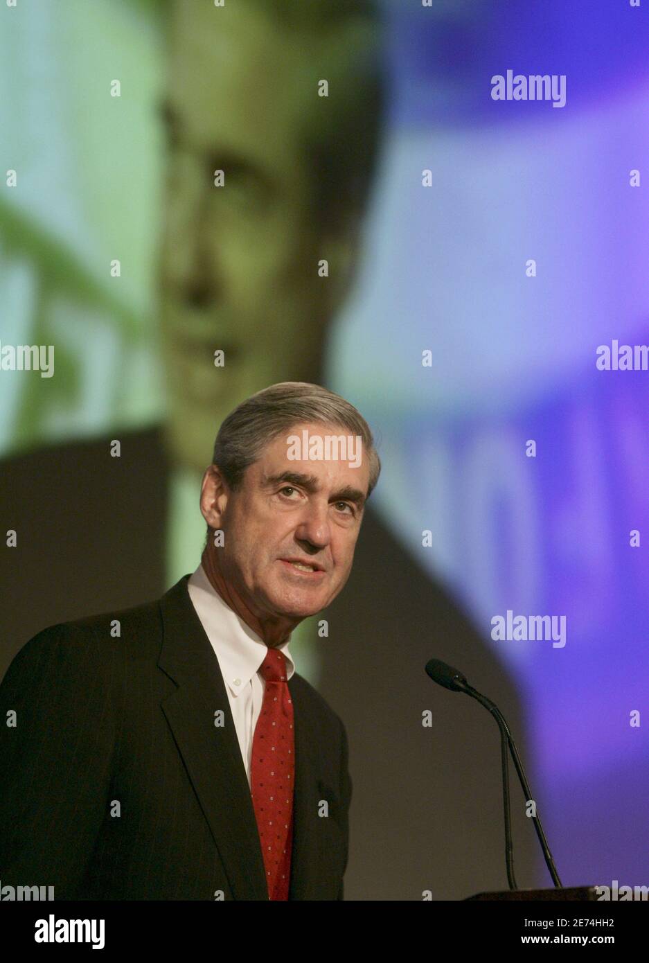 Fbi director robert s. mueller iii hi-res stock photography and images ...