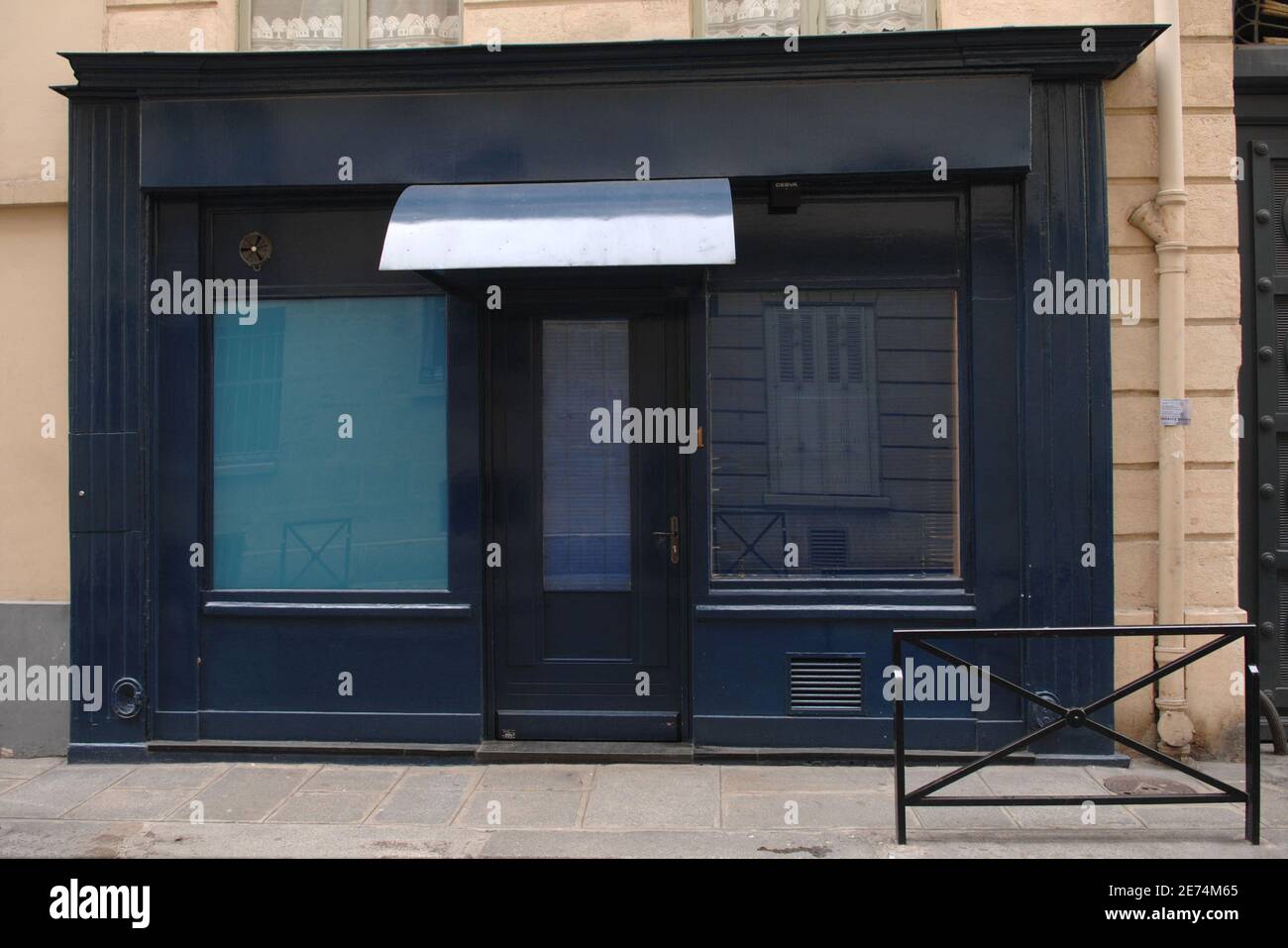 Les chandelles paris hi-res stock photography and images - Alamy