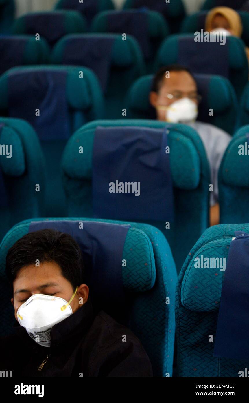 Sick passengers hi-res stock photography and images - Alamy