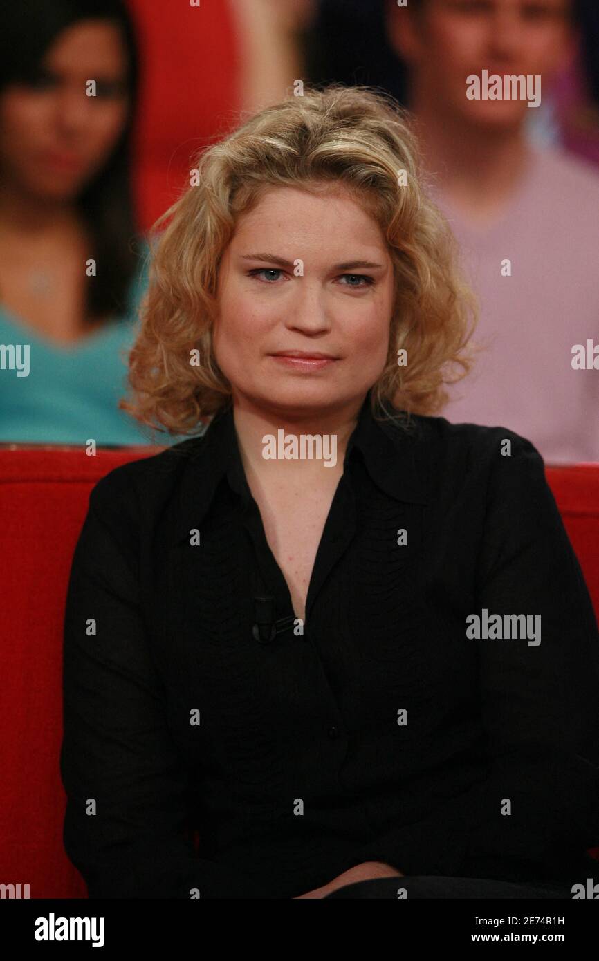 Sarah biasini where hi-res stock photography and images - Alamy