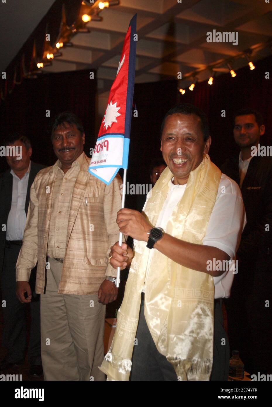 Apa sherpa everest hi-res stock photography and images - Alamy