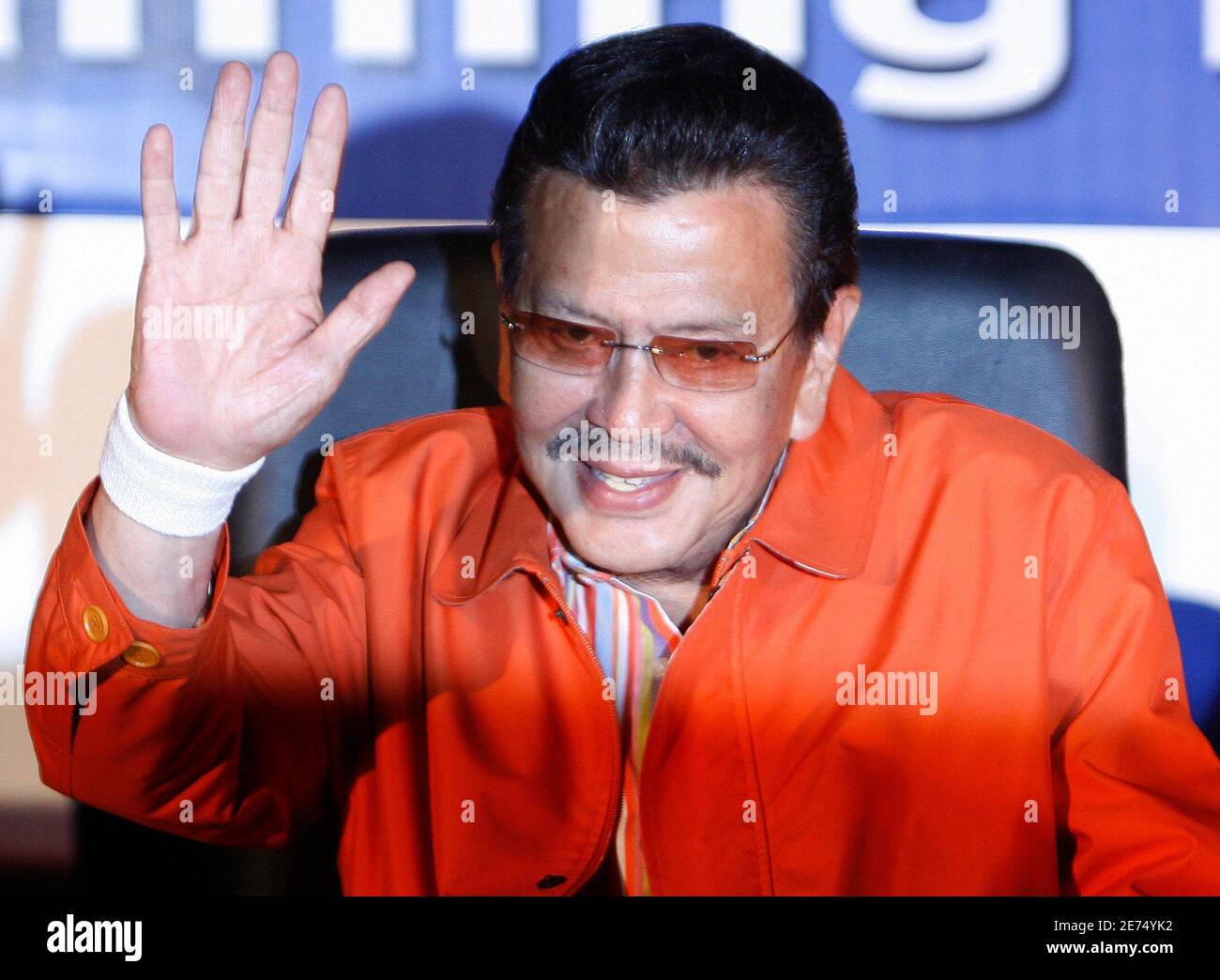 Philippine president joseph estrada in hi-res stock photography and ...