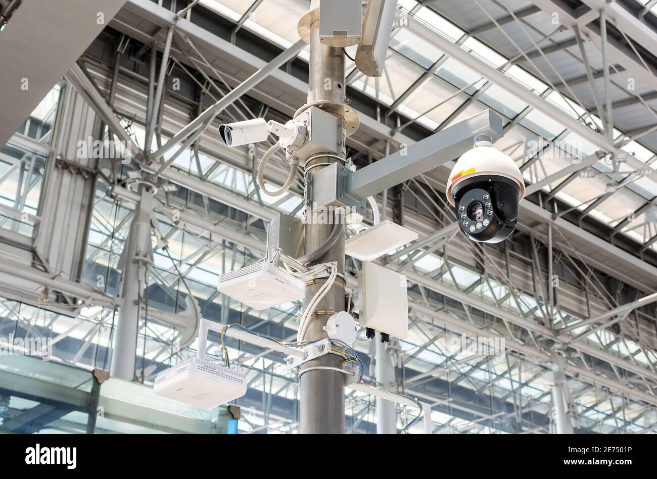 Wireless television distribution system hi-res stock photography and ...