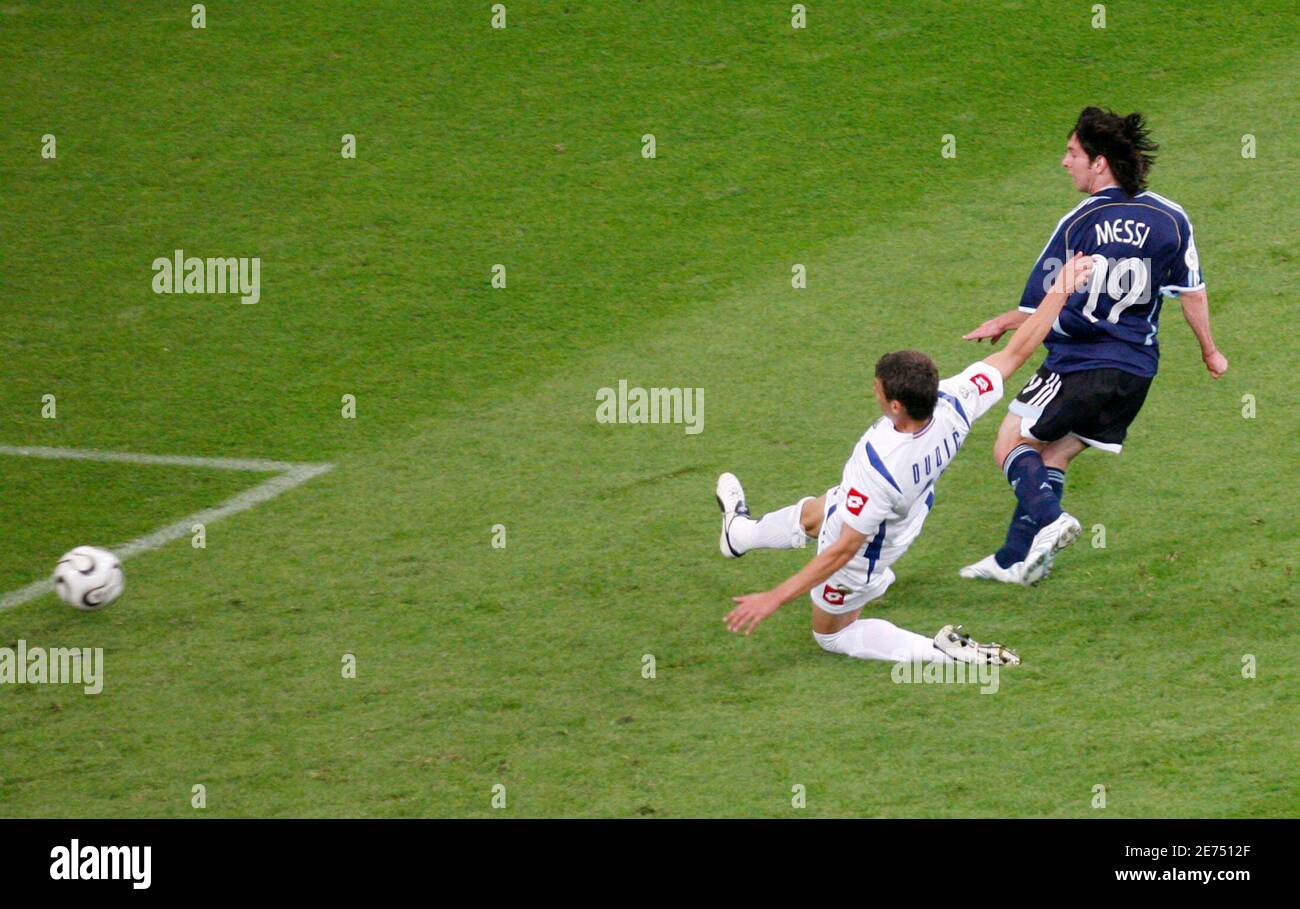 Messi 2006 world cup goal hi-res stock photography and images - Alamy