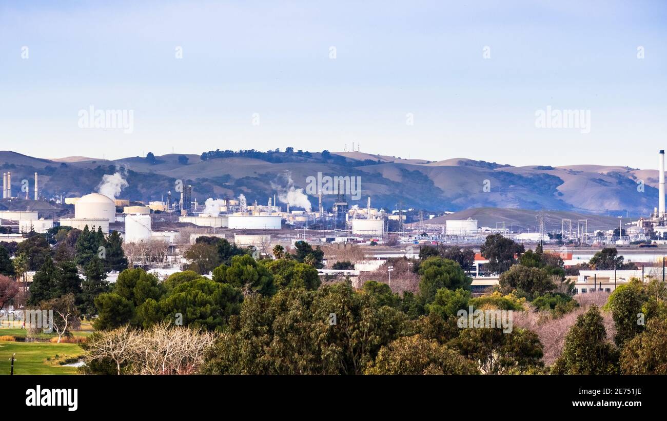 Oil refinery located in Contra Costa County, East San Francisco Bay ...