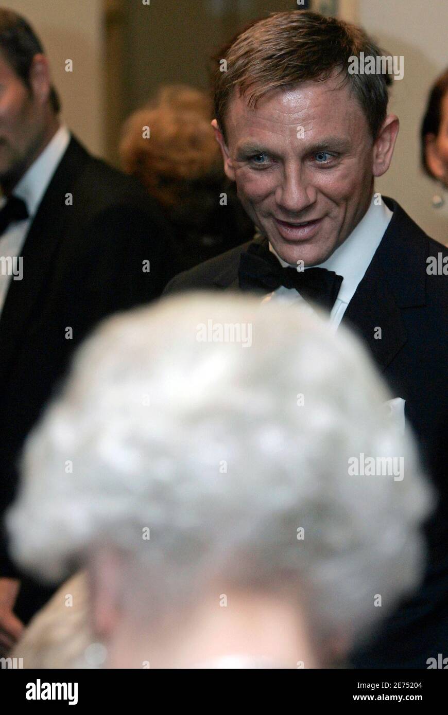 Queen elizabeth james bond craig hi-res stock photography and images ... Queen elizabeth james bond craig hi-res stock photography and images ...
