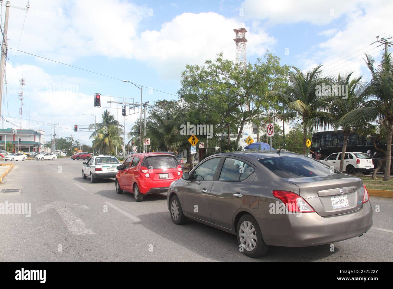 Cancun, Mexico. 29th Jan, 2021. (INT) Traffic flow of vehicles in ...